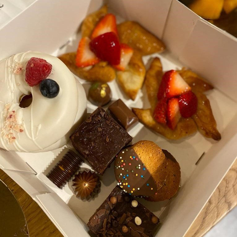 Bakkerij Vlot. Valentijn ontbijt 1 persoons klik voor inhoud op de foto's